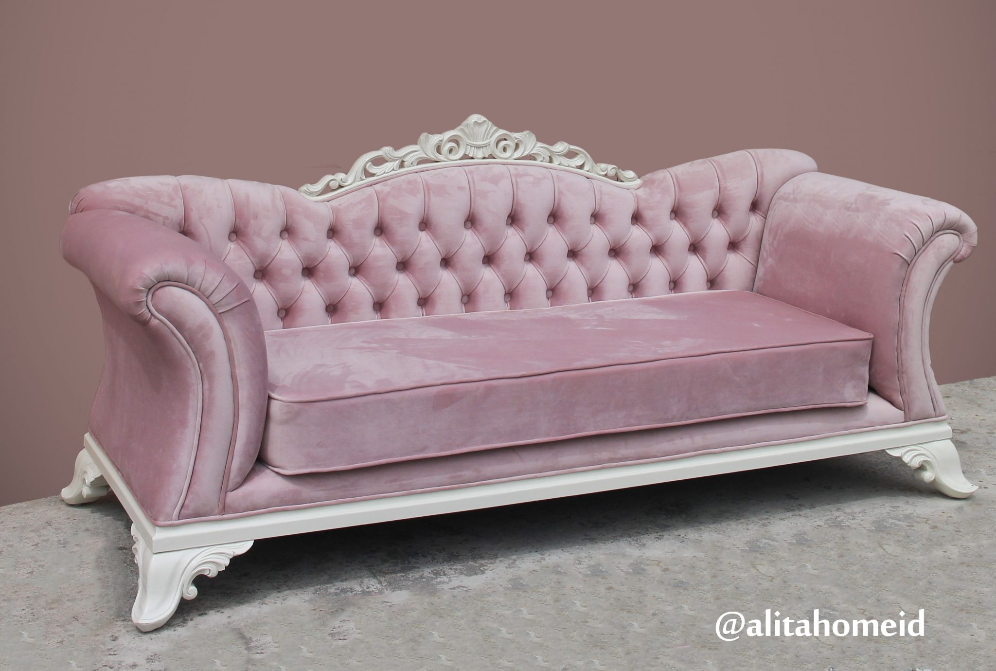 Beberapa Dekorasi Bahan Velvet Ini Terlihat Mewah - Alita Home